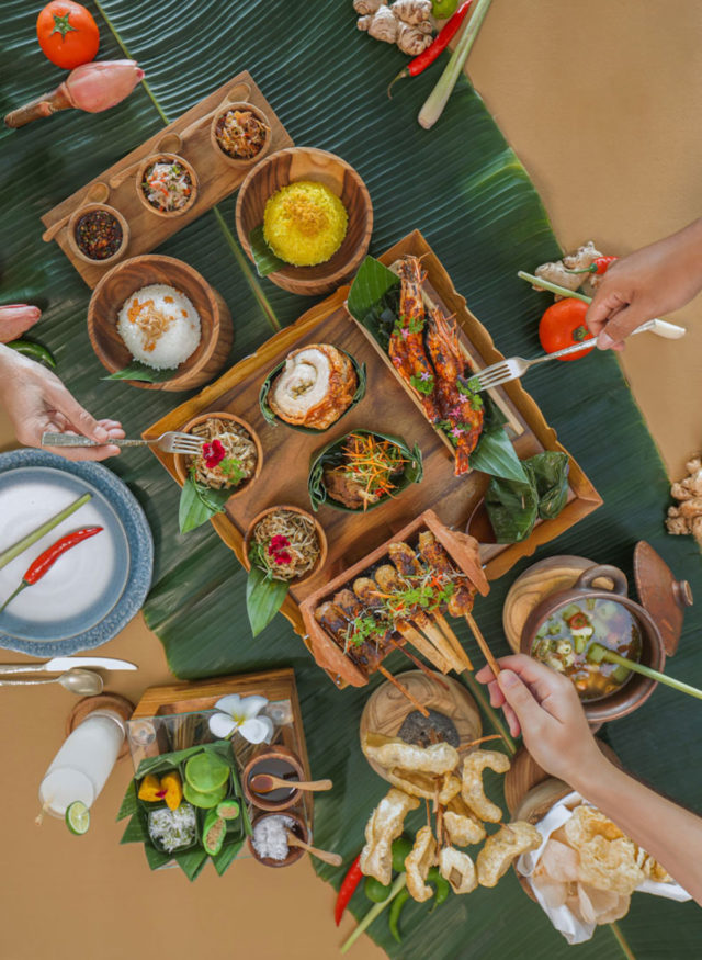 Authentic Balinese Dining Experience at Segaran Dining Terrace ...
